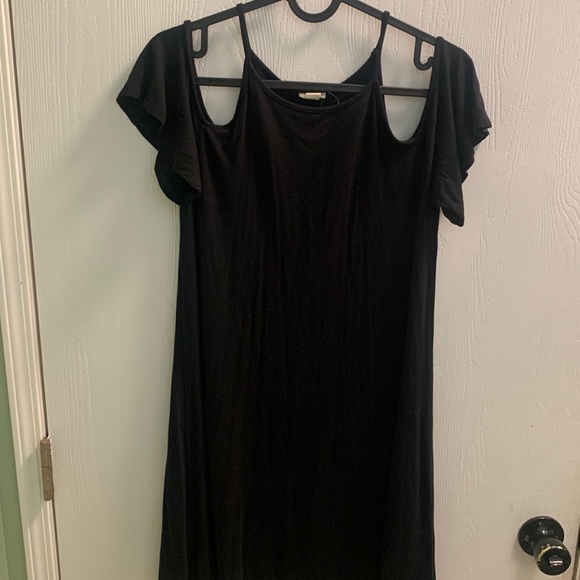 Garage | Dresses | Garage Black Semioff Shoulder Dress | Poshmark